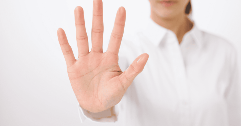 手が小さい男はモテない？男らしさや魅力を引き出しモテる方法を徹底解説 | マシェラボ