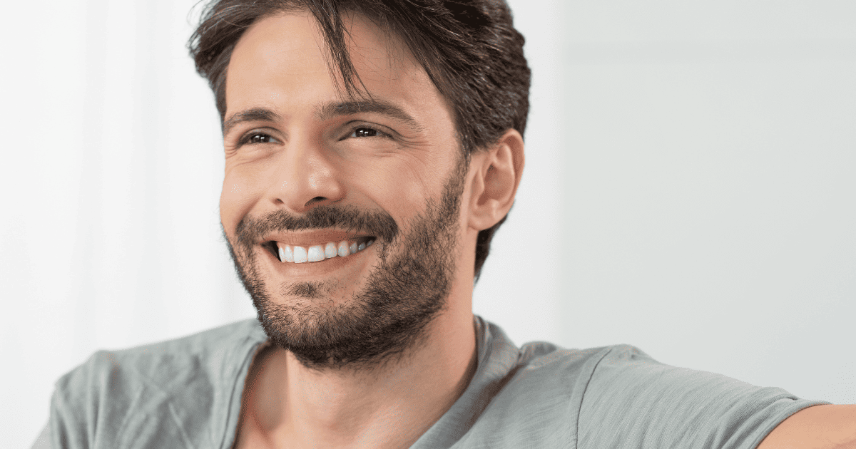 顔が左右非対称の男はモテる？モテない？魅力を引き出すコツや改善策を解説 | マシェラボ